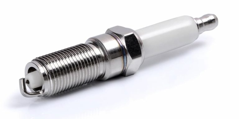 Candele auto: cosa sono e come funzionano - brumbrum BLOG